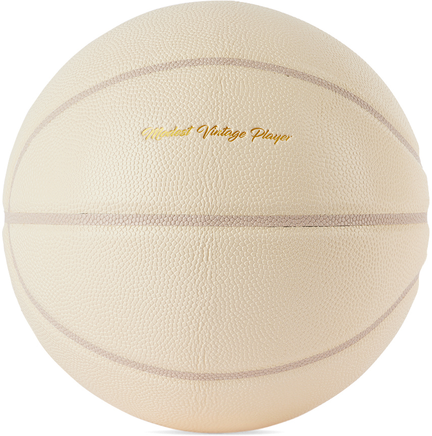 Ballon de basket-ball beige en cuir exclusif à SSENSE France par Modest ...