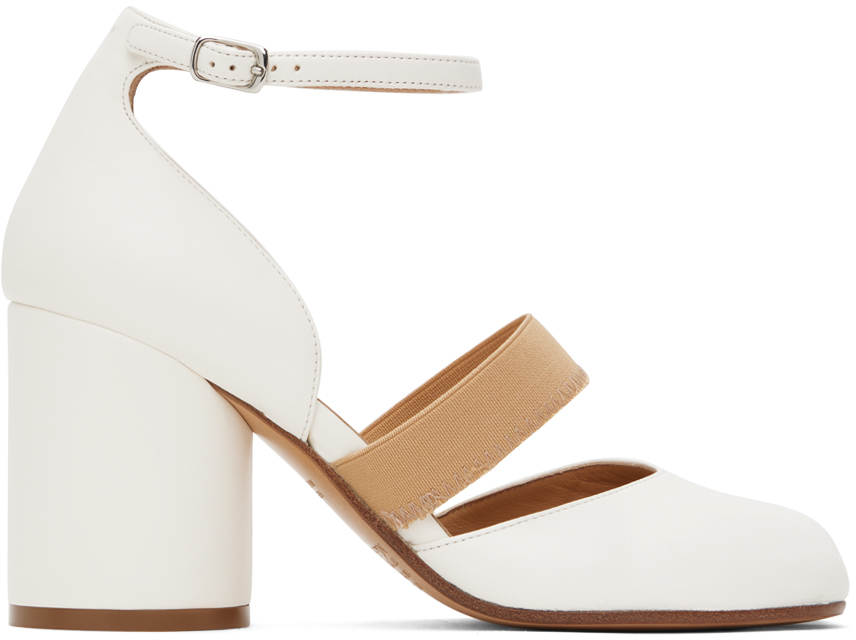 Maison Margiela: Chaussures à talon bottier blanc cassé à bout Tabi et ...